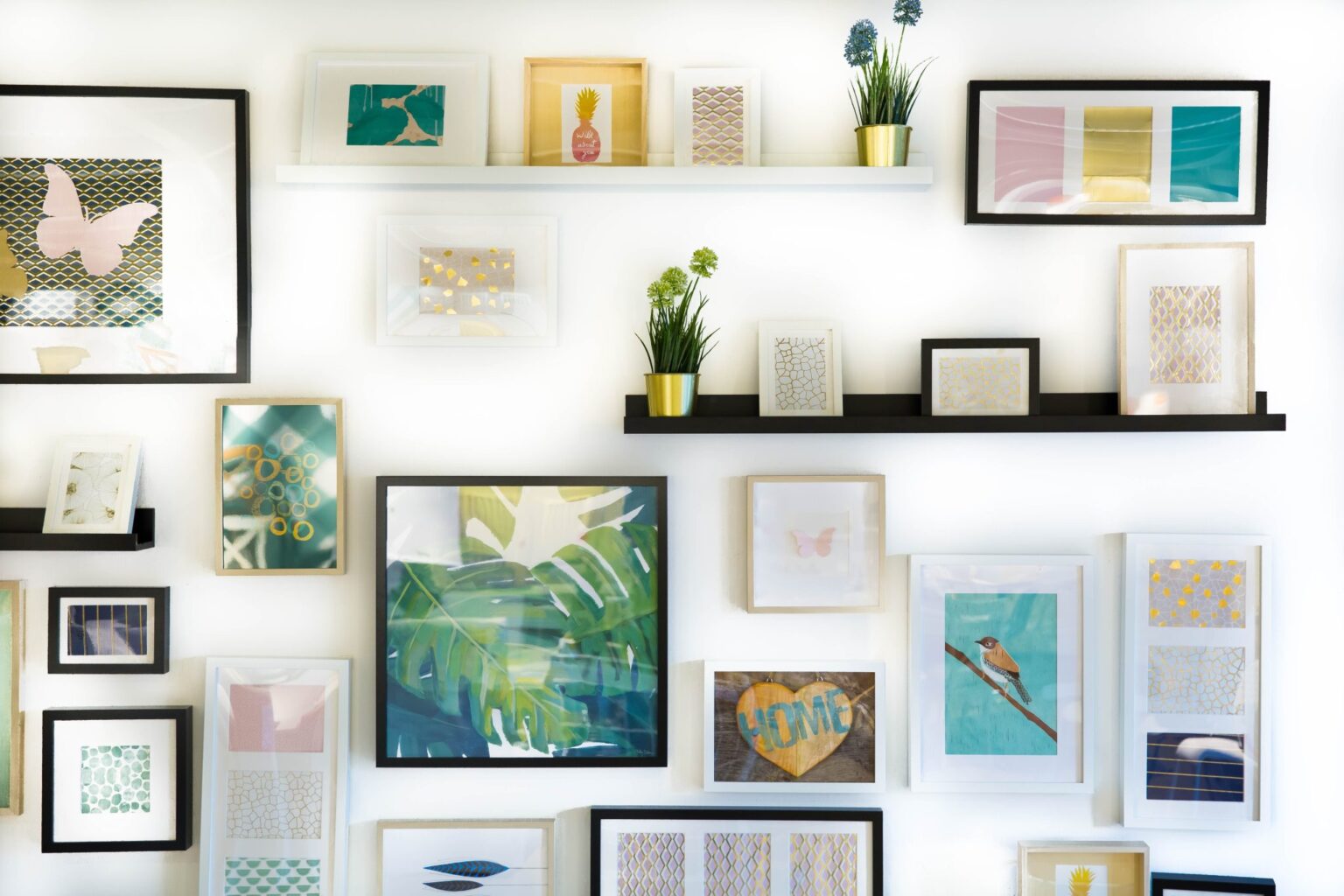 How to Layer a Vignette Like an Interior Designer